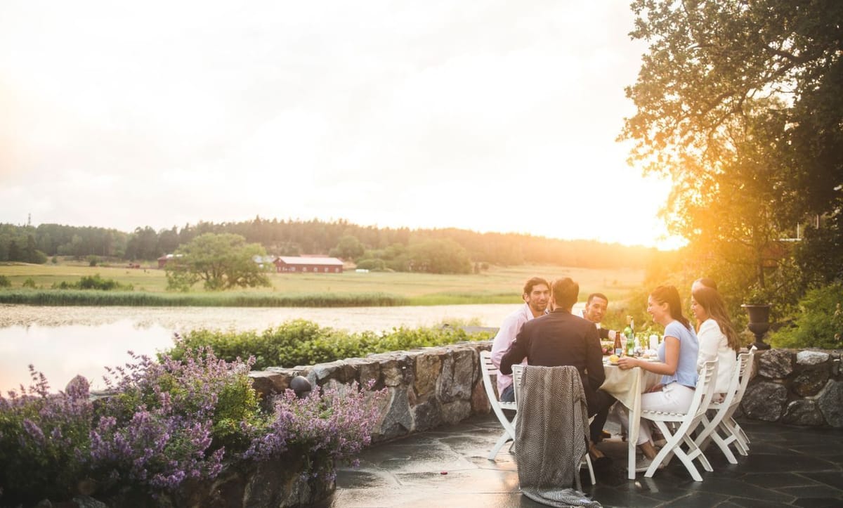 Travel and carbon footprint: understanding our emissions